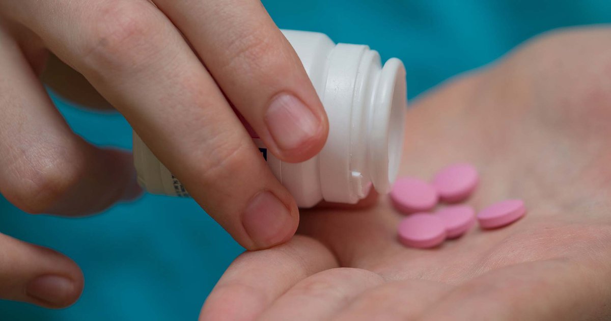 The risks of mixing medicine and alcohol - Good Sports